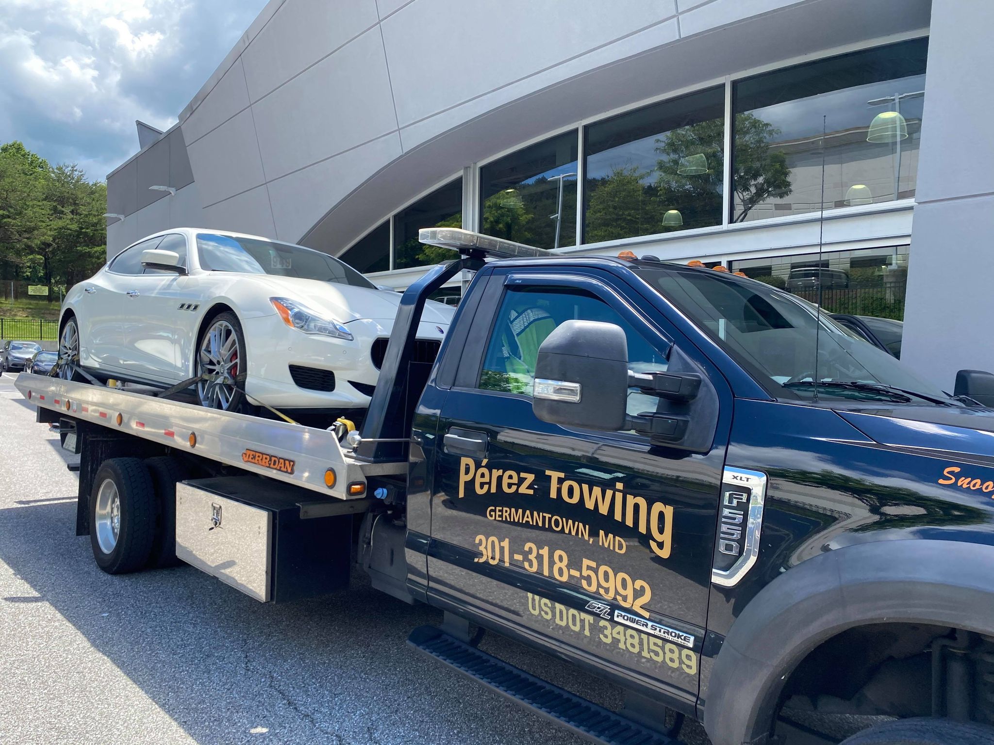 Perez Towing | Providing professional, affordable, quality towing!